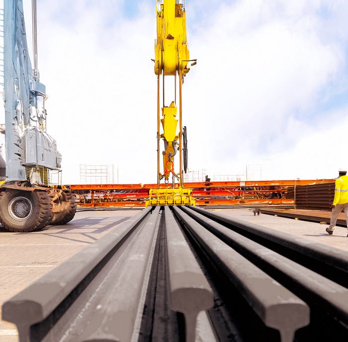Hafeet Rail receives first shipment of railway tracks at Sohar Port